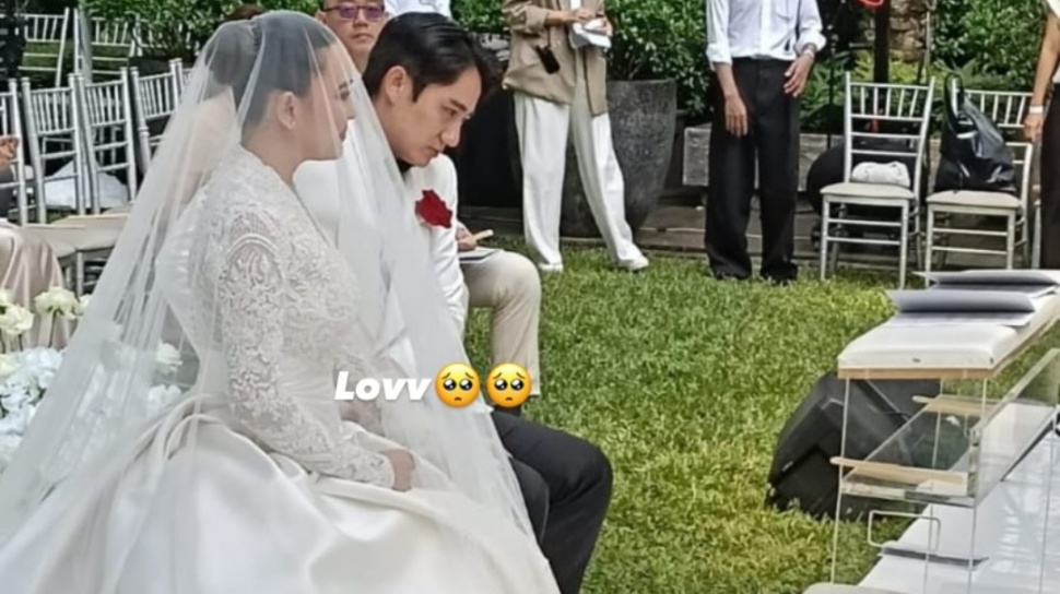 Selamat! Amanda Manopo Resmi Menikah dengan Kenny Austin, Momen Pemberkatan Penuh Haru