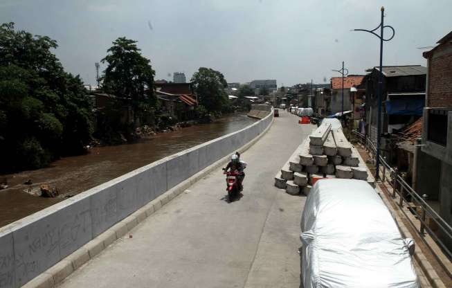 Jalan Inspeksi Cegah Banjir dan Kemacetan