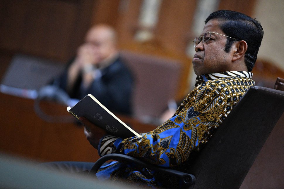 Ekspresi Idrus Marham saat Dituntut 5 Tahun Penjara