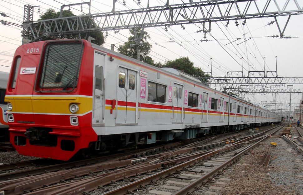 Commuter Line Kembali Beroperasi Usai Mati Listrik Massal