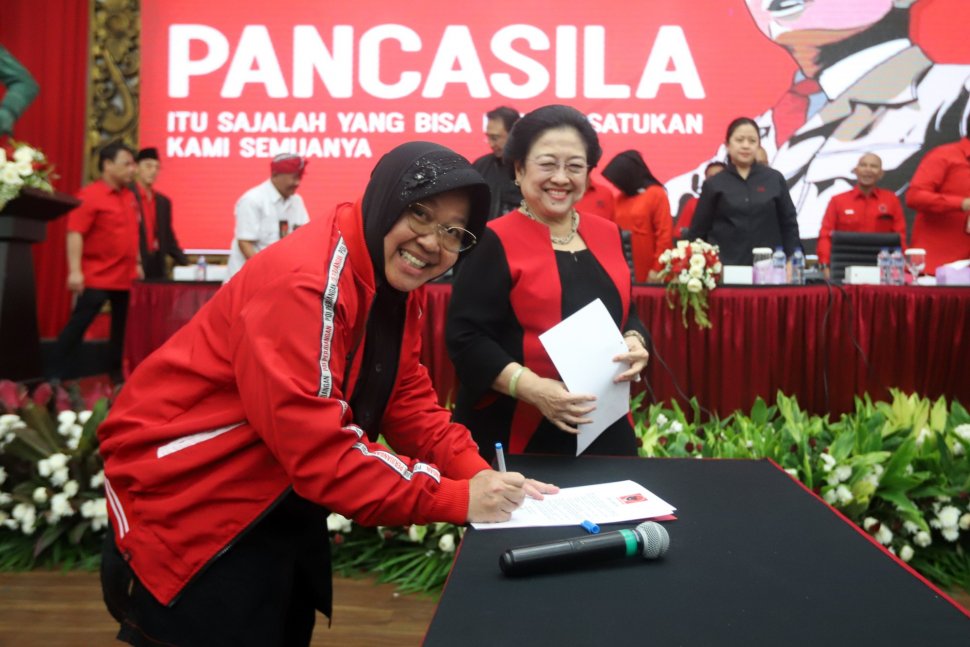 Senyum Risma saat Dilantik Menjadi Ketua Bidang Kebudayaan DPP PDIP