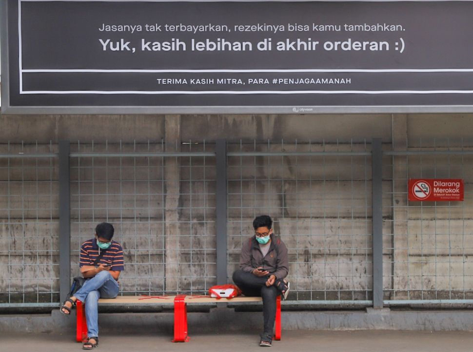 Intip Penerapan Social Distancing di Stasiun