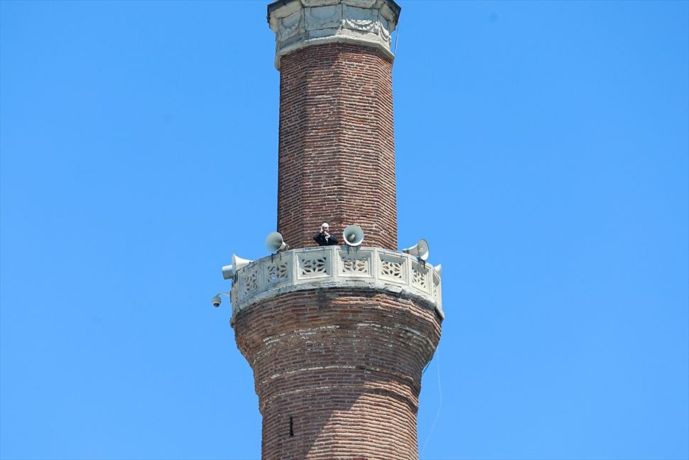 Salat Jenazah di Menara Masjid Hagia Sophia