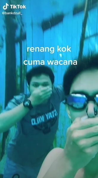 Pria Unggah Video Menyelam di Kolam Renang, Publik Salfok Lihat ...