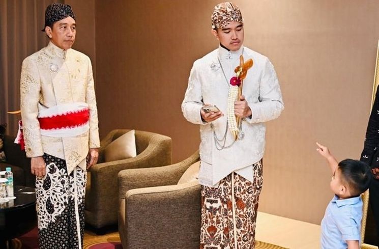 6 Tingkah Menggemaskan Nahyan Nasution di Nikahan Kaesang-Erina, Cuma Pakai Singlet Hingga ...