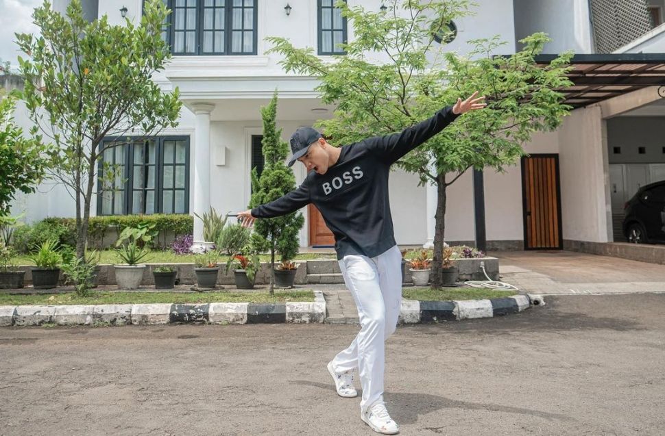 Adu Mewah Rumah Fuji dan Fadly Faisal, Simak di 8 Potretnya Berikut Ini!