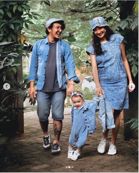 Nadine Chandrawinata Umumkan Hamil Anak Kedua di Ultah Pernikahan