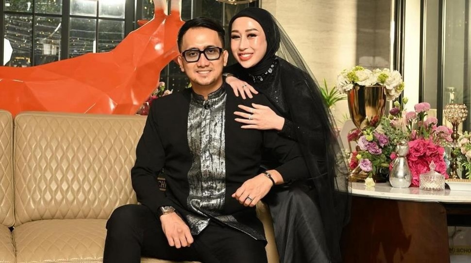 Pantas Tak Tergoda Foto Seksi Karyawan, Dokter Reza Gladys dan Attaubah Mufid Pernah Dapat ...