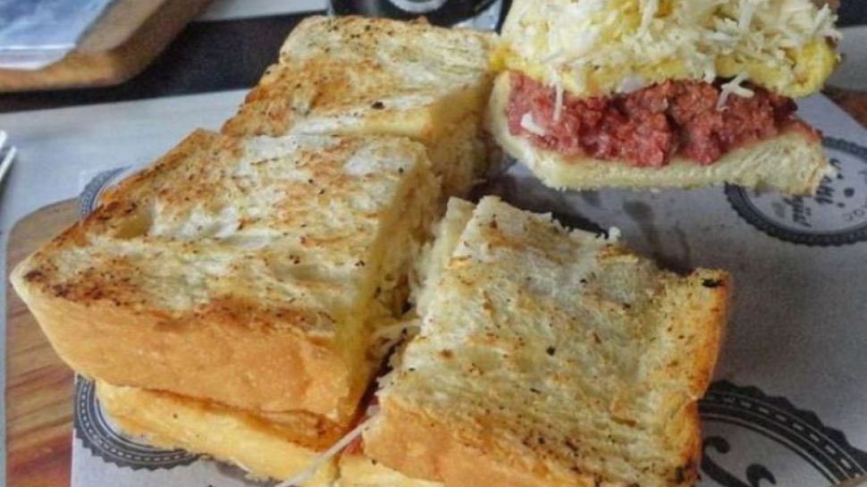 Incaran Penikmat Kuliner! Berikut Rekomendasi Toko Roti Legendaris di ...