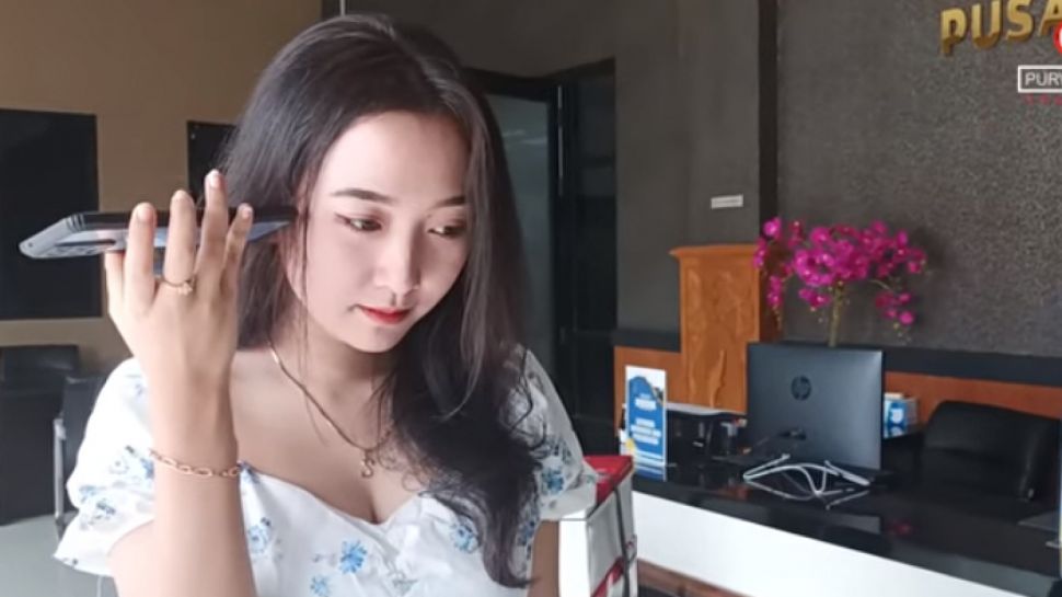 Neng Salma Tampil Cantik, Netizen Fokus ke Belahan Dada: Cocok untuk Kang Dedi atau Ryan Dono ...