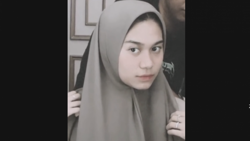 Kecantikan Azizah Salsha Saat Pakai Jilbab Jadi Sorotan: Ciri Khas Al ...