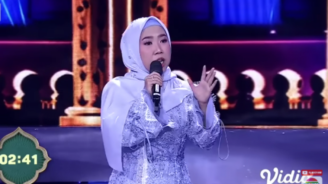 Kiky Saputri Pakai Hijab dan Sampaikan Tausiyah, Mamah Dedeh: Kayak ... Kiky Saputri Pakai Hijab dan Sampaikan Tausiyah, Mamah Dedeh: Kayak ...