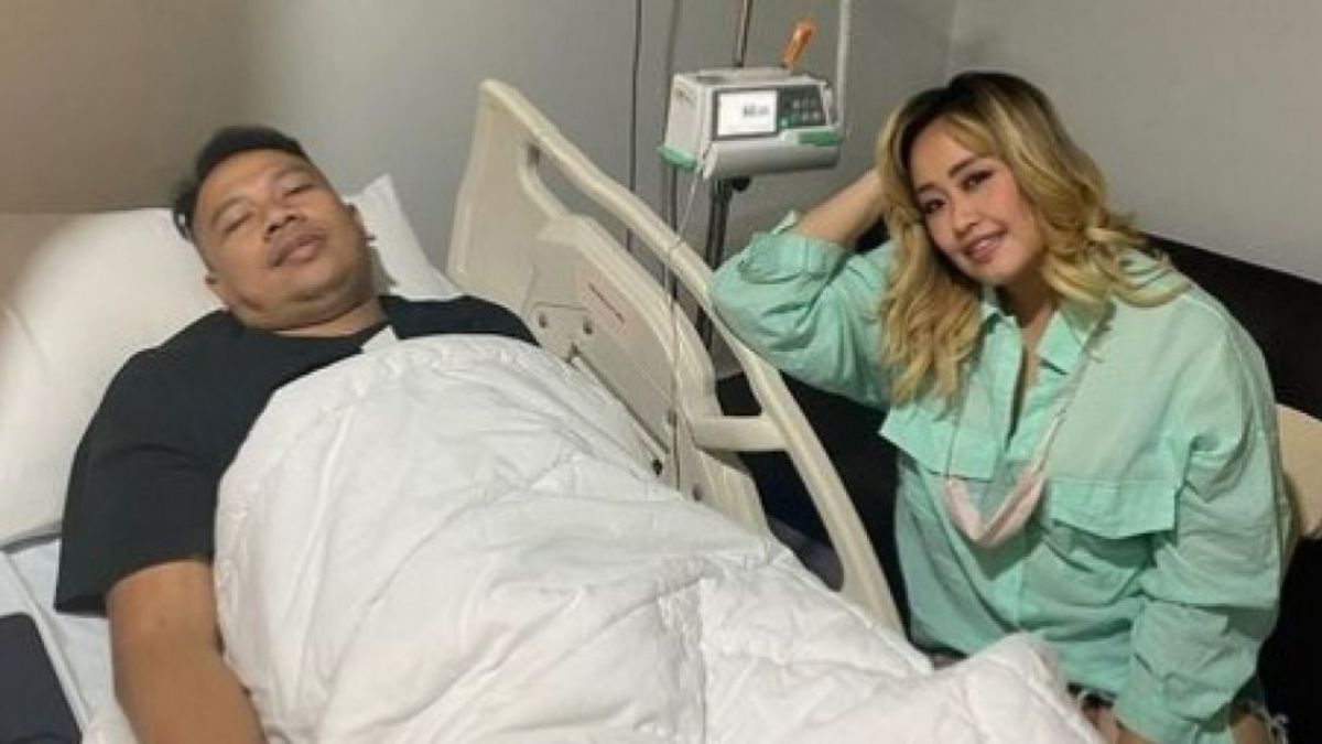 Diisukan Menjalin Hubungan dengan Vicky Prasetyo, Pinkan Mambo: Jadi Riweuh Diisukan Menjalin Hubungan dengan Vicky Prasetyo, Pinkan Mambo: Jadi Riweuh